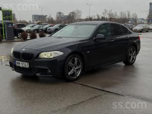 Blue BMW 530 2013 in Riga, with an engine capacity of 3.00 L and mileage of 251 thousand km for 12900 €, photo 4 on AUTOMOTO.COM.LV