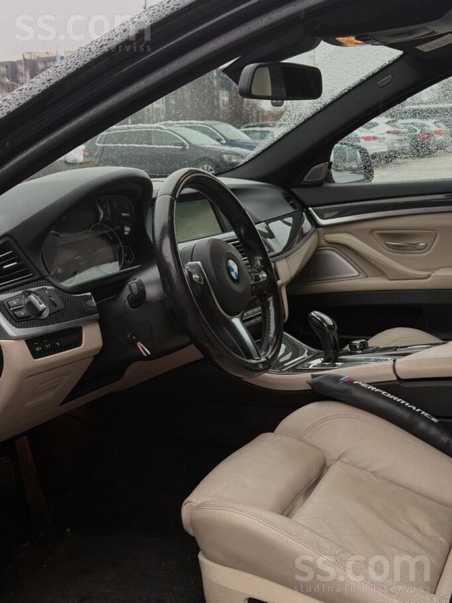 Blue BMW 530 2013 in Riga, with an engine capacity of 3.00 L and mileage of 251 thousand km for 12900 €, photo 9 on AUTOMOTO.COM.LV