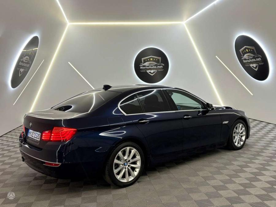 Blue BMW 530 2013 in Marijampole, with an engine capacity of 2.99 L and mileage of 244 thousand km for 11650 €, photo 10 on AUTOMOTO.COM.LV