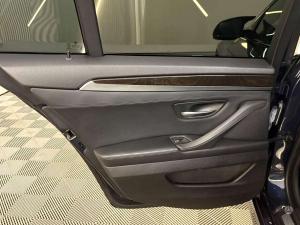Zils BMW 530 2013 Marijampole, ar dzinēja tilpumu 2.99 L un nobraukumu 226 tūkst. km par 13999 €, foto 13 vietnē AUTOMOTO.COM.LV