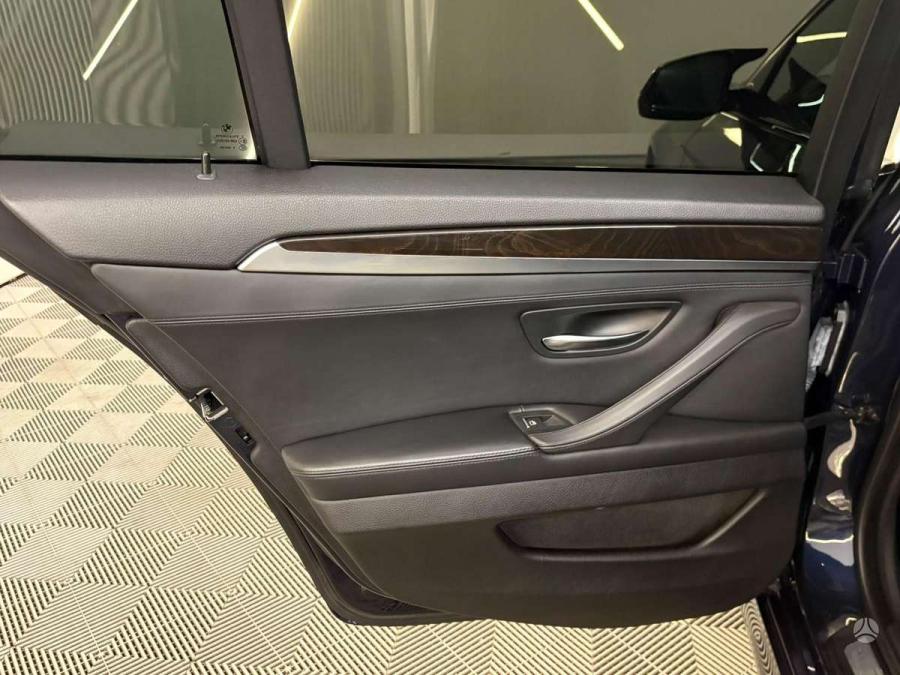 Zils BMW 530 2013 Marijampole, ar dzinēja tilpumu 2.99 L un nobraukumu 226 tūkst. km par 13999 €, foto 13 vietnē AUTOMOTO.COM.LV
