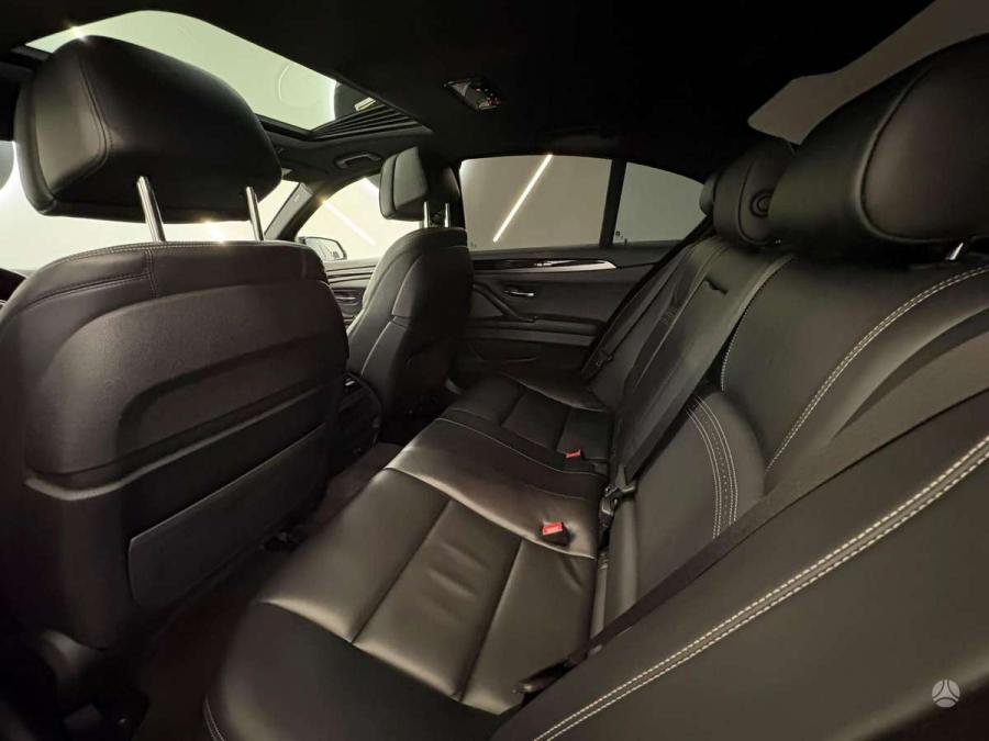 Zils BMW 530 2013 Marijampole, ar dzinēja tilpumu 2.99 L un nobraukumu 226 tūkst. km par 13999 €, foto 14 vietnē AUTOMOTO.COM.LV