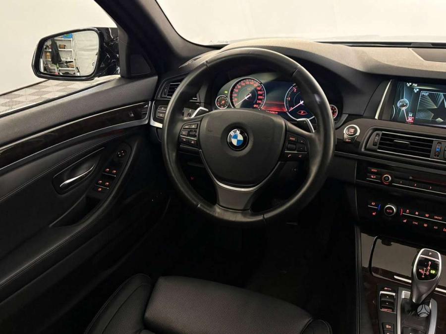 Zils BMW 530 2013 Marijampole, ar dzinēja tilpumu 2.99 L un nobraukumu 226 tūkst. km par 13999 €, foto 16 vietnē AUTOMOTO.COM.LV