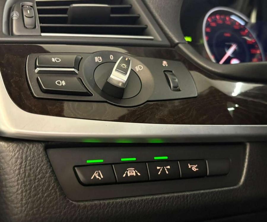 Zils BMW 530 2013 Marijampole, ar dzinēja tilpumu 2.99 L un nobraukumu 226 tūkst. km par 13999 €, foto 17 vietnē AUTOMOTO.COM.LV