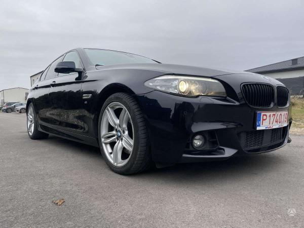Blue BMW 530 2014 in Kaunas, with an engine capacity of 2.99 L and mileage of 269 thousand km for 15550 €, photo 4 on AUTOMOTO.COM.LV
