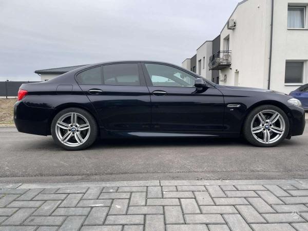 Blue BMW 530 2014 in Kaunas, with an engine capacity of 2.99 L and mileage of 269 thousand km for 15550 €, photo 6 on AUTOMOTO.COM.LV