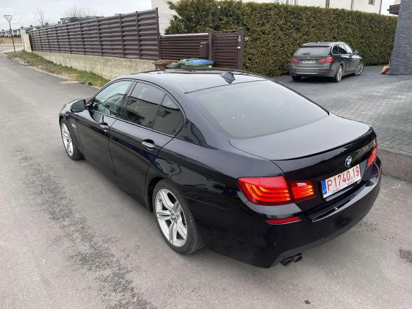 Blue BMW 530 2014 in Kaunas, with an engine capacity of 2.99 L and mileage of 269 thousand km for 15550 €, photo 9 on AUTOMOTO.COM.LV