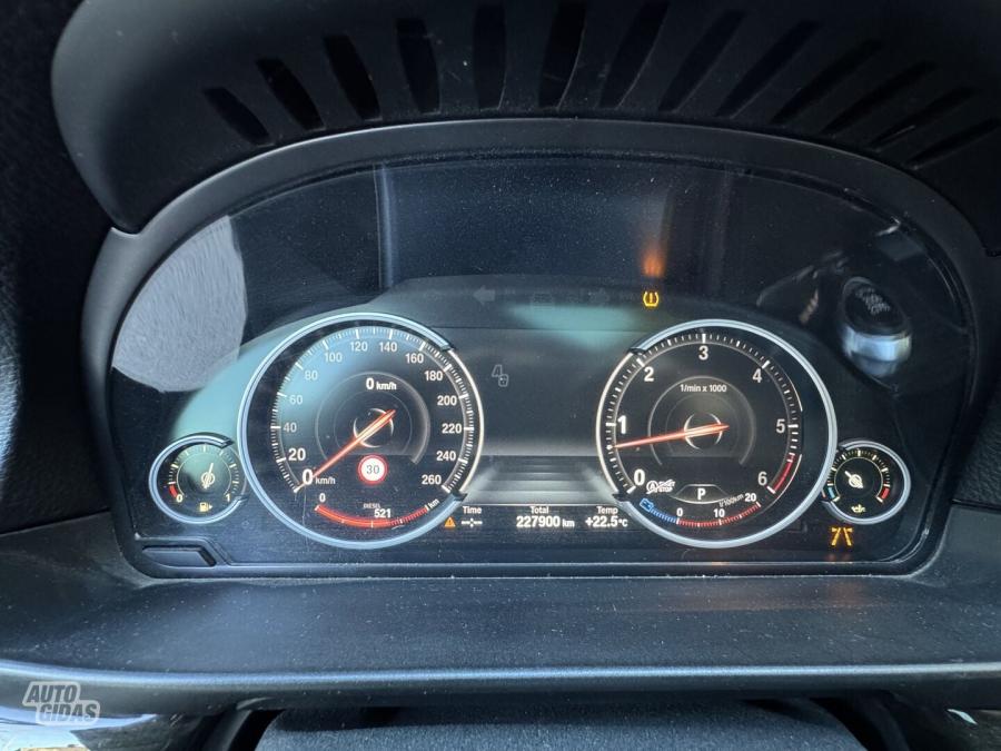 Blue BMW 530 2014 in Kaunas, with an engine capacity of 3.00 L and mileage of 227 thousand km for 12800 €, photo 15 on AUTOMOTO.COM.LV