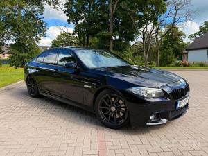 Blue BMW 530 2014 in Valmiera, with an engine capacity of 3.00 L and mileage of 247 thousand km for 14000 €, photo 6 on AUTOMOTO.COM.LV