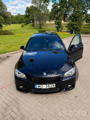 Blue BMW 530 2014 in Valmiera, with an engine capacity of 3.00 L and mileage of 247 thousand km for 14000 €, photo 7 on AUTOMOTO.COM.LV