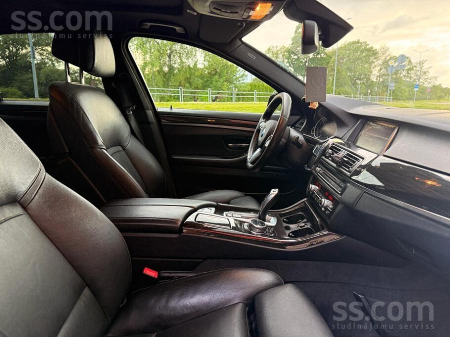 Blue BMW 530 2014 in Valmiera, with an engine capacity of 3.00 L and mileage of 247 thousand km for 14000 €, photo 8 on AUTOMOTO.COM.LV