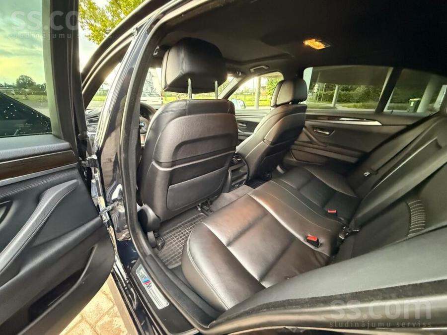 Blue BMW 530 2014 in Valmiera, with an engine capacity of 3.00 L and mileage of 247 thousand km for 14000 €, photo 13 on AUTOMOTO.COM.LV