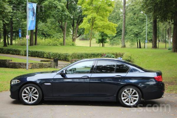 Blue BMW 530 2016 in Riga, with an engine capacity of 3.00 L and mileage of 269 thousand km for 14500 €, photo 3 on AUTOMOTO.COM.LV