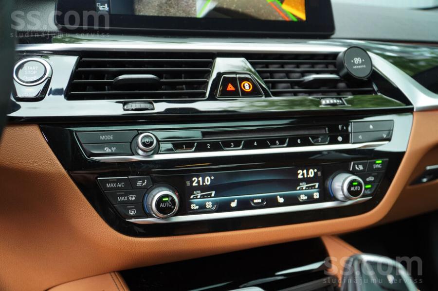 Zils BMW 530 2017 Rīga, ar dzinēja tilpumu 3.00 L un nobraukumu 212 tūkst. km par 24990 €, foto 22 vietnē AUTOMOTO.COM.LV