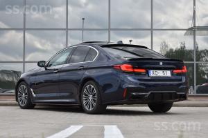 Blue BMW 530 2017 in Valmiera, with an engine capacity of 3.00 L and mileage of 220 thousand km for 24750 €, photo 6 on AUTOMOTO.COM.LV
