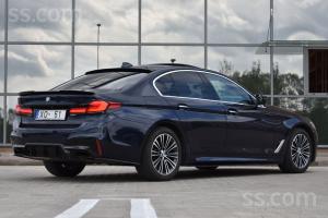 Blue BMW 530 2017 in Valmiera, with an engine capacity of 3.00 L and mileage of 220 thousand km for 24750 €, photo 8 on AUTOMOTO.COM.LV