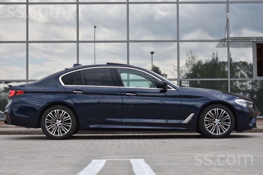 Blue BMW 530 2017 in Valmiera, with an engine capacity of 3.00 L and mileage of 220 thousand km for 24750 €, photo 9 on AUTOMOTO.COM.LV