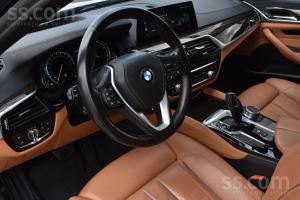Blue BMW 530 2017 in Valmiera, with an engine capacity of 3.00 L and mileage of 220 thousand km for 24750 €, photo 12 on AUTOMOTO.COM.LV