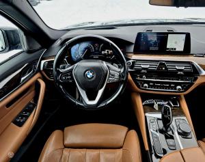 Zils BMW 530 2018 Tauragė, ar dzinēja tilpumu 2.99 L un nobraukumu 280 tūkst. km par 19250 €, foto 16 vietnē AUTOMOTO.COM.LV