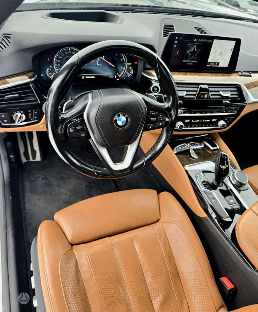 Zils BMW 530 2018 Tauragė, ar dzinēja tilpumu 2.99 L un nobraukumu 280 tūkst. km par 19250 €, foto 24 vietnē AUTOMOTO.COM.LV