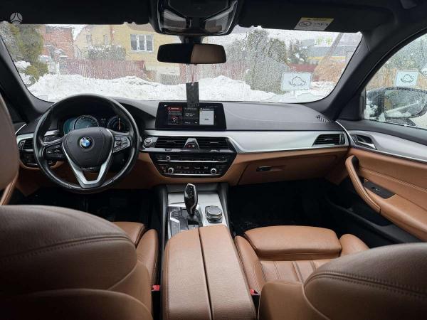 Blue BMW 530 2018 in Kaunas, with an engine capacity of 2.00 L and mileage of 130 thousand km for 19700 €, photo 9 on AUTOMOTO.COM.LV