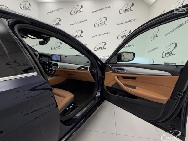 Blue BMW 530 2018 in Avizieniai, with an engine capacity of 3.00 L and mileage of 134 thousand km for 25250 €, photo 8 on AUTOMOTO.COM.LV