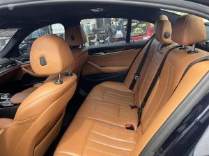 Blue BMW 530 2018 in Vilnius, with an engine capacity of 2.00 L and mileage of 73 thousand km for 13198 €, photo 10 on AUTOMOTO.COM.LV