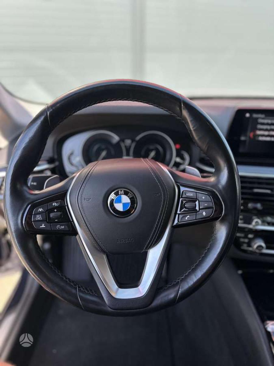 Zils BMW 530 2019 Kauņa, ar dzinēja tilpumu 2.00 L un nobraukumu 146 tūkst. km par 23000 €, foto 24 vietnē AUTOMOTO.COM.LV