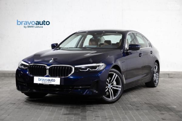 Blue BMW 530 2020 in Vilnius, with an engine capacity of 2.00 L and mileage of 25 thousand km for 36641 €, photo 1 on AUTOMOTO.COM.LV