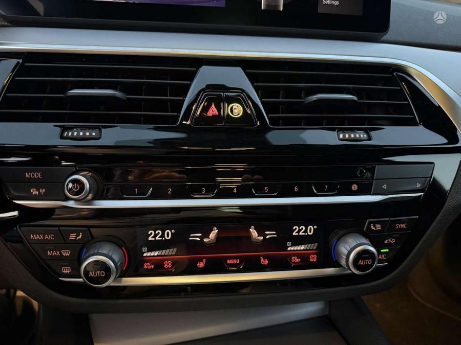 Zils BMW 530 2020 Marijampole, ar dzinēja tilpumu 2.99 L un nobraukumu 190 tūkst. km par 25900 €, foto 12 vietnē AUTOMOTO.COM.LV
