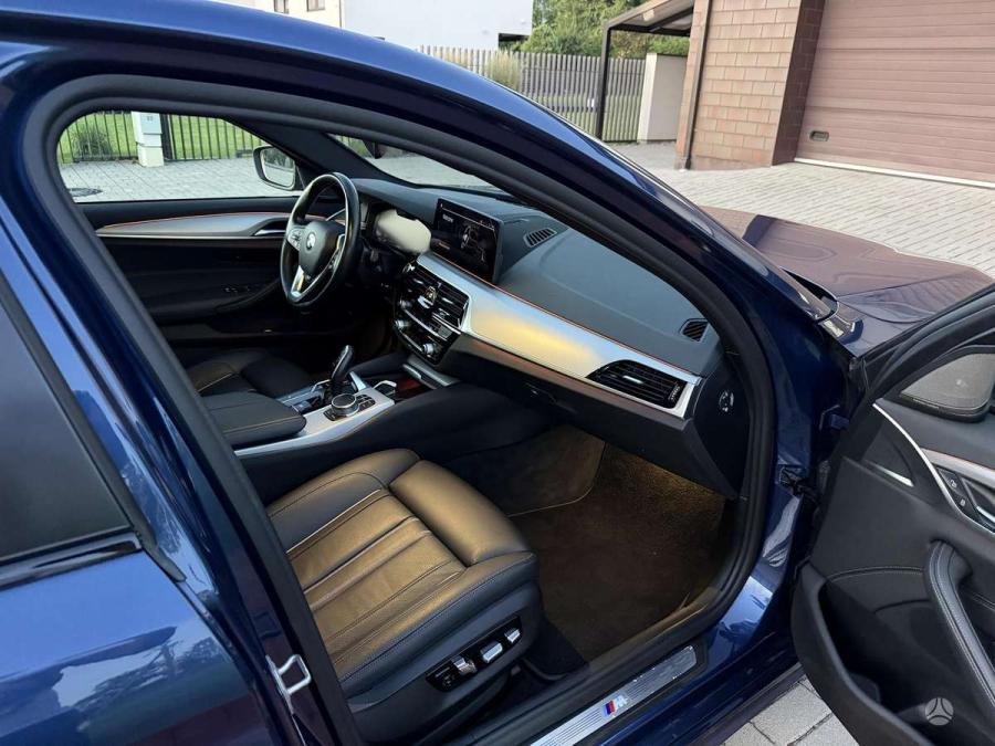 Zils BMW 530 2020 Marijampole, ar dzinēja tilpumu 2.99 L un nobraukumu 190 tūkst. km par 25900 €, foto 14 vietnē AUTOMOTO.COM.LV