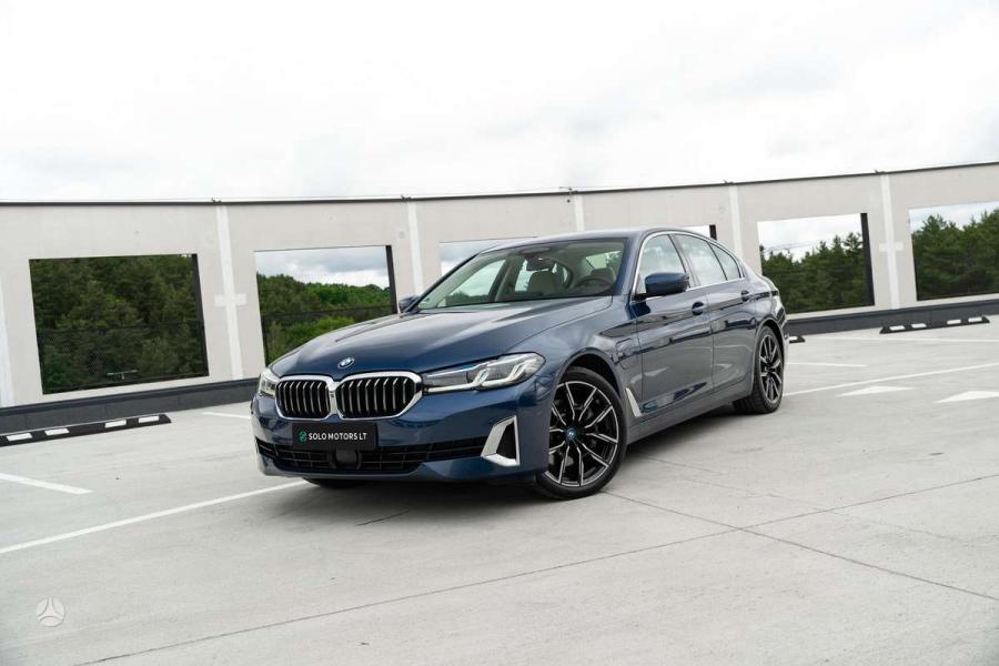 Blue BMW 530 2020 in Vilnius, with an engine capacity of 2.00 L and mileage of 109 thousand km for 30500 €, photo 1 on AUTOMOTO.COM.LV
