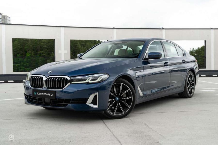 Blue BMW 530 2020 in Vilnius, with an engine capacity of 2.00 L and mileage of 109 thousand km for 30500 €, photo 3 on AUTOMOTO.COM.LV