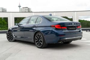 Blue BMW 530 2020 in Vilnius, with an engine capacity of 2.00 L and mileage of 109 thousand km for 30500 €, photo 5 on AUTOMOTO.COM.LV
