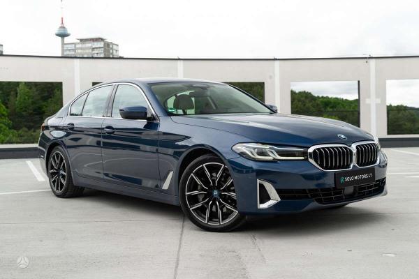 Blue BMW 530 2020 in Vilnius, with an engine capacity of 2.00 L and mileage of 109 thousand km for 30500 €, photo 7 on AUTOMOTO.COM.LV