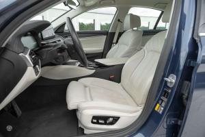 Blue BMW 530 2020 in Vilnius, with an engine capacity of 2.00 L and mileage of 109 thousand km for 30500 €, photo 11 on AUTOMOTO.COM.LV
