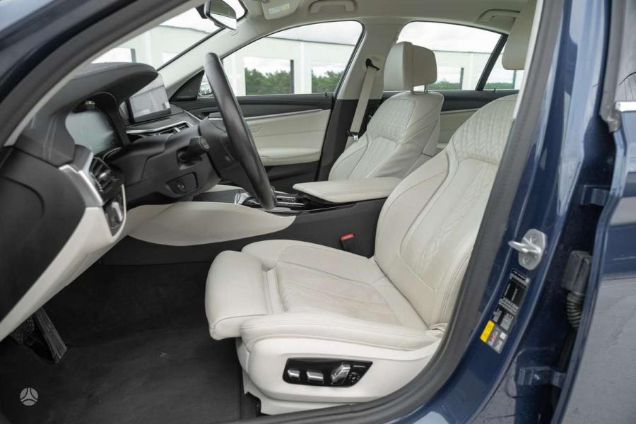 Blue BMW 530 2020 in Vilnius, with an engine capacity of 2.00 L and mileage of 109 thousand km for 30500 €, photo 11 on AUTOMOTO.COM.LV