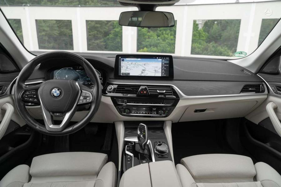 Blue BMW 530 2020 in Vilnius, with an engine capacity of 2.00 L and mileage of 109 thousand km for 30500 €, photo 16 on AUTOMOTO.COM.LV