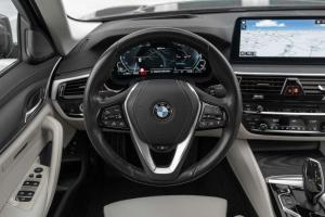 Blue BMW 530 2020 in Vilnius, with an engine capacity of 2.00 L and mileage of 109 thousand km for 30500 €, photo 18 on AUTOMOTO.COM.LV