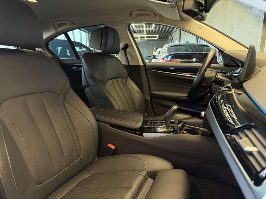Zils BMW 530 2020 Kauņa, ar dzinēja tilpumu 2.00 L un nobraukumu 176 tūkst. km par 27990 €, foto 30 vietnē AUTOMOTO.COM.LV