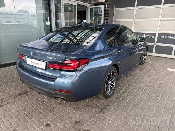 Zils BMW 530 2023 Rīga, ar dzinēja tilpumu 2.00 L un nobraukumu 80 tūkst. km par 37500 €, foto 2 vietnē AUTOMOTO.COM.LV