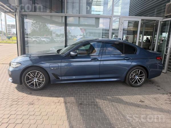 Zils BMW 530 2023 Rīga, ar dzinēja tilpumu 2.00 L un nobraukumu 80 tūkst. km par 37500 €, foto 5 vietnē AUTOMOTO.COM.LV
