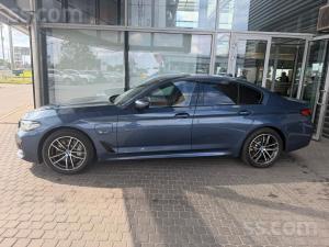 Zils BMW 530 2023 Rīga, ar dzinēja tilpumu 2.00 L un nobraukumu 80 tūkst. km par 37500 €, foto 6 vietnē AUTOMOTO.COM.LV
