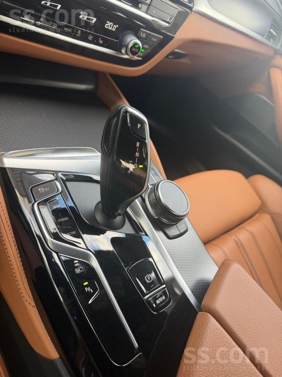 Zils BMW 530 2023 Rīga, ar dzinēja tilpumu 2.00 L un nobraukumu 80 tūkst. km par 37500 €, foto 12 vietnē AUTOMOTO.COM.LV