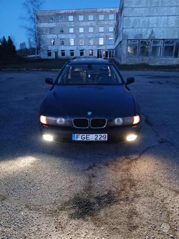 Zils BMW 530 2000 Plungė, ar dzinēja tilpumu 0.00 L un nobraukumu 403 tūkst. km par 850 €, foto 2 vietnē AUTOMOTO.COM.LV