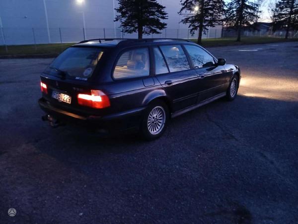 Zils BMW 530 2000 Plungė, ar dzinēja tilpumu 0.00 L un nobraukumu 403 tūkst. km par 850 €, foto 4 vietnē AUTOMOTO.COM.LV