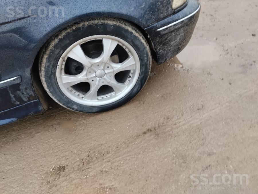 Zils BMW 530 2000 Daugavpils, ar dzinēja tilpumu 3.00 L un nobraukumu 370 tūkst. km par 900 €, foto 3 vietnē AUTOMOTO.COM.LV
