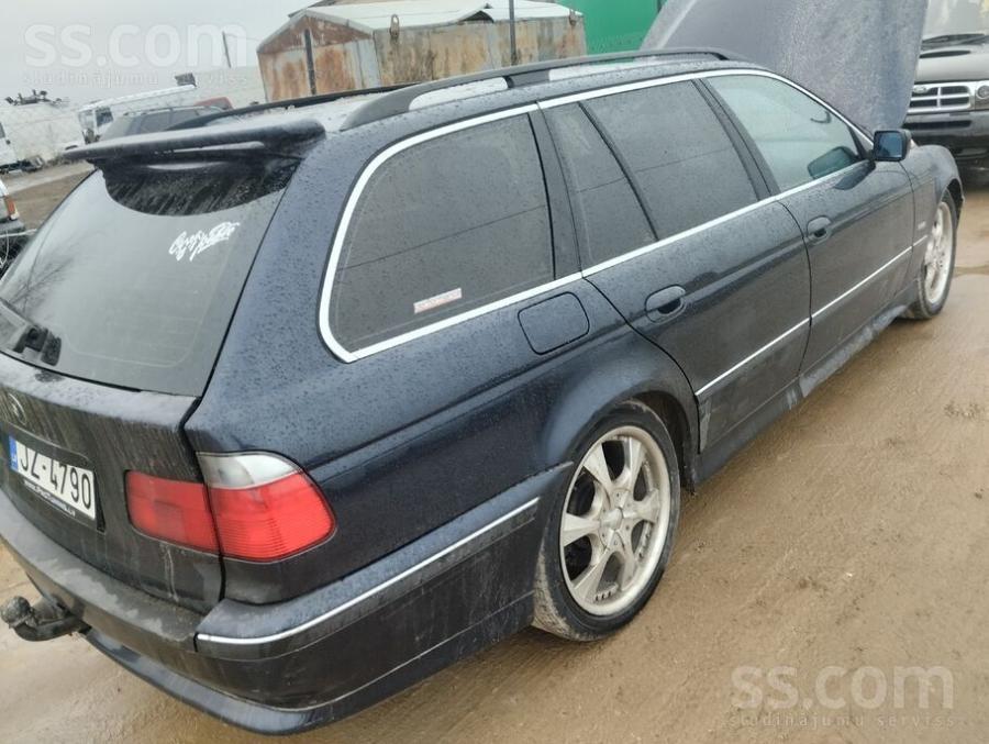 Zils BMW 530 2000 Daugavpils, ar dzinēja tilpumu 3.00 L un nobraukumu 370 tūkst. km par 900 €, foto 5 vietnē AUTOMOTO.COM.LV