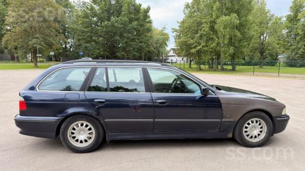 Blue BMW 530 2000 in Jurmala, with an engine capacity of 3.00 L and mileage of 422 thousand km for 2000 €, photo 3 on AUTOMOTO.COM.LV