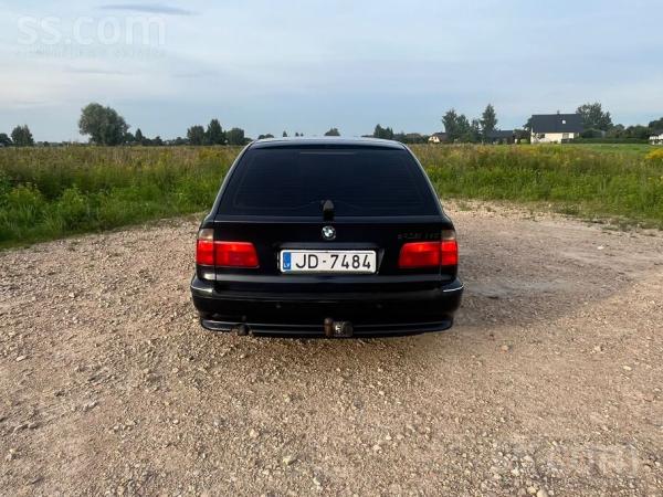 Zils BMW 530 2000 Rīga, ar dzinēja tilpumu 3.00 L un nobraukumu 285 tūkst. km par 2200 €, foto 5 vietnē AUTOMOTO.COM.LV